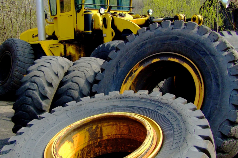 Tractor Tire Size Guide: How to Choose the Right Tires for Your Tractor ...